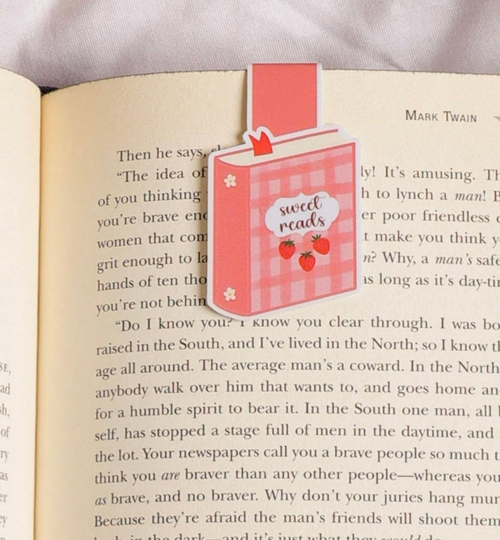 Sweet Reads Magnetic Bookmark – Scintillare